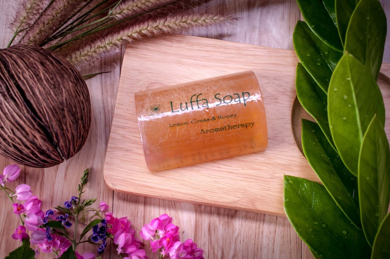 Lemongrass and Honey Luffa Body Soap, Handmade Soap - Saibua