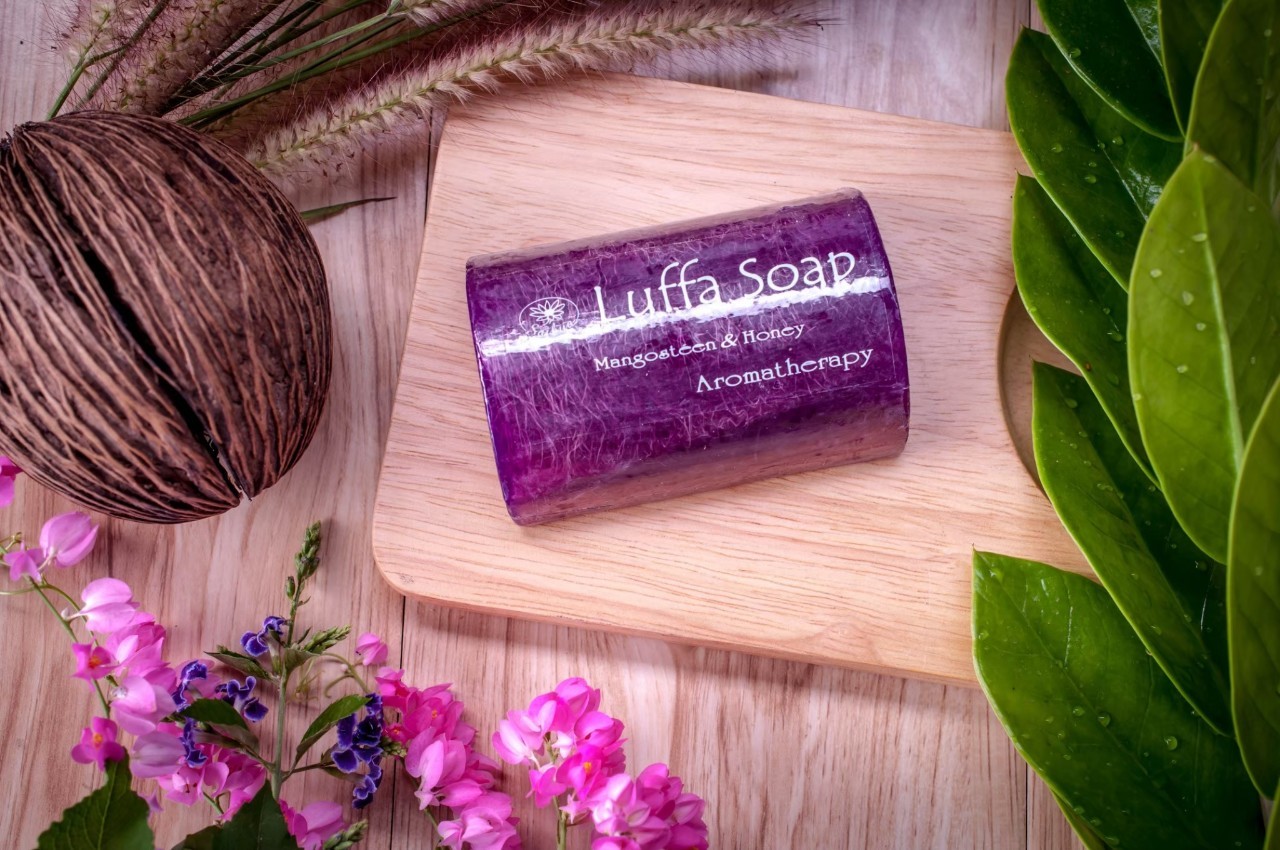 mangosteen and honey luffa soap bar herbal soap | Saibua